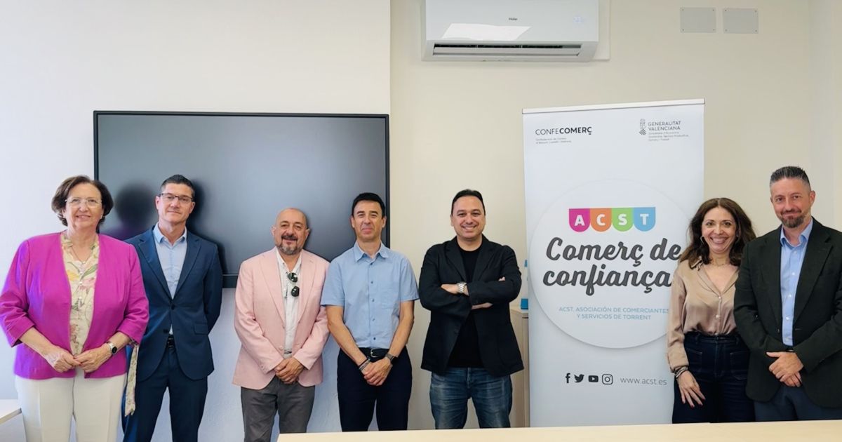 Torrent respalda su comercio local con la iniciativa 'Comerç al Carrer'